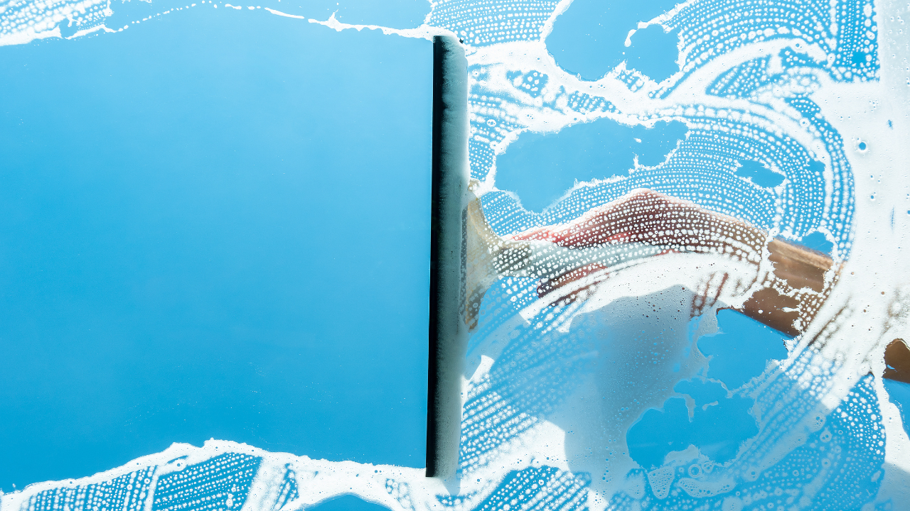 How to Clean Your Windows: A Step-by-Step Guide - Hive and Bee Clean